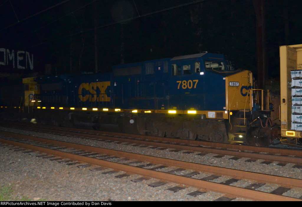 CSX C40-8W 7807 trails on Q410-02